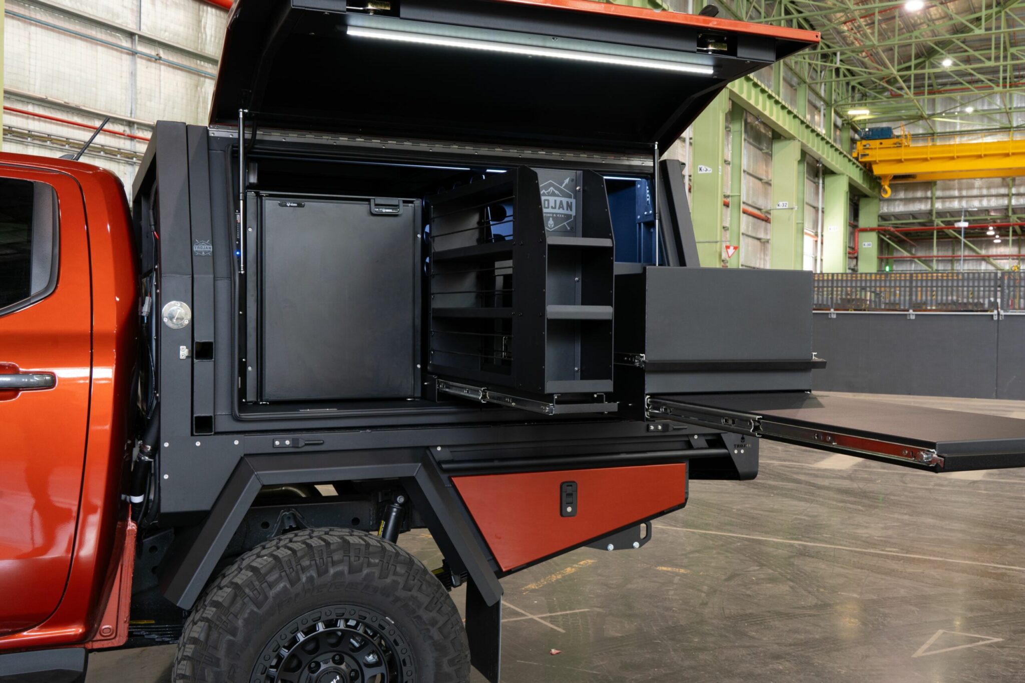 Choosing the right tray and canopy size | Trojan Canopies